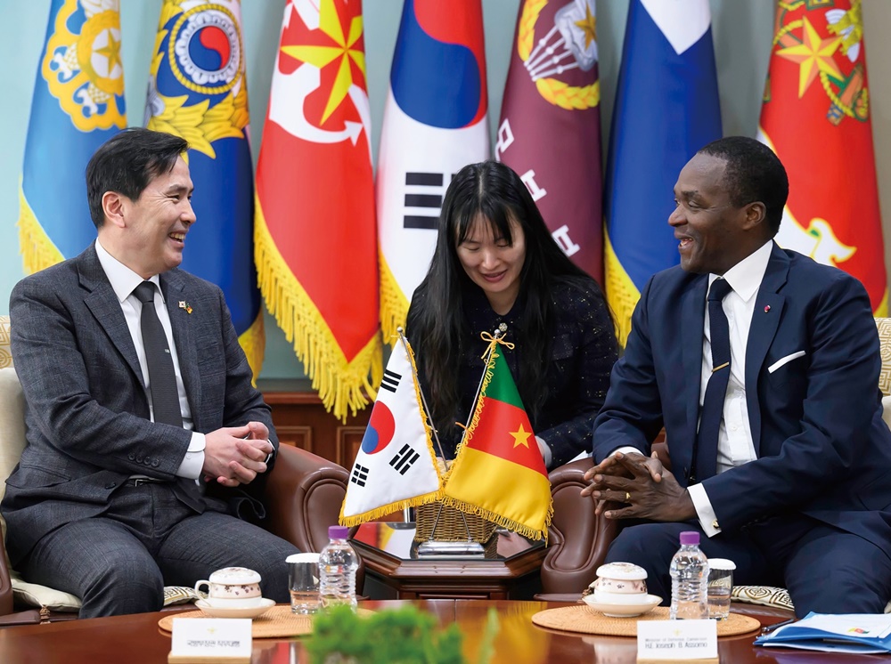 Corea y Camerún firman un acuerdo de cooperación en defensa : Korea.net ...